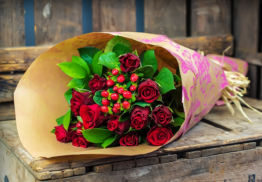 Red Roses Bargain Blooms